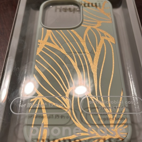 heyday | Cell Phones & Accessories | Brand New Heyday Iphone 3 Pro Hard ...